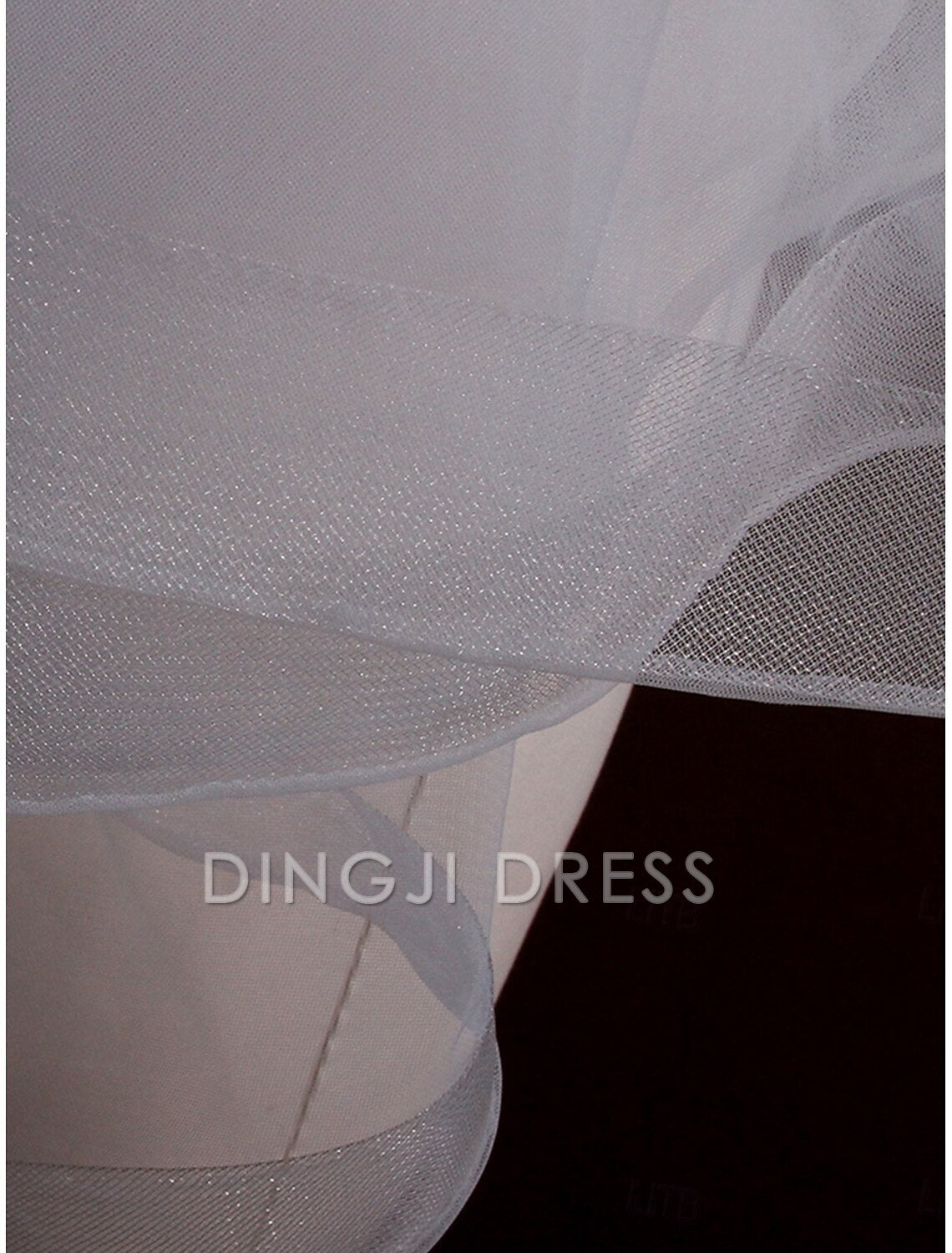 Ding Ji One-tier Comtemporary Stylish Wedding Veil Cathedral Veils Fri ...